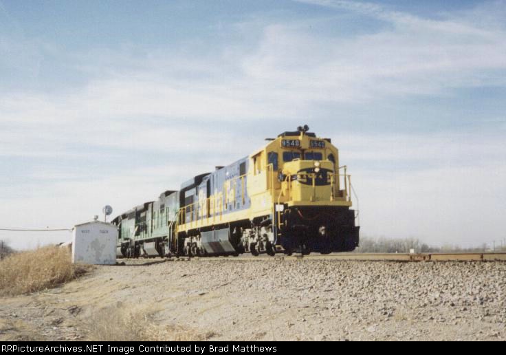 ATSF 9548 leading a BN train